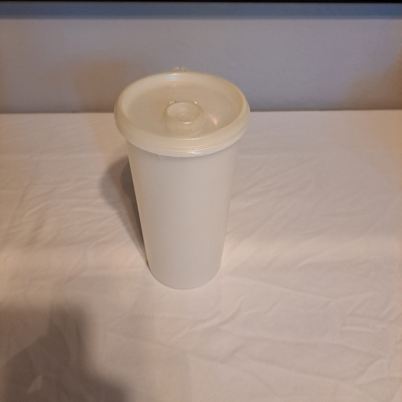 Tupperware | Kitchen | Vintage Tupperware Pitcher Or Canister White ...